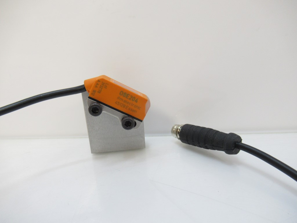 O8E204 Ifm Through-Beam Sensor Receiver With Rectangular Support